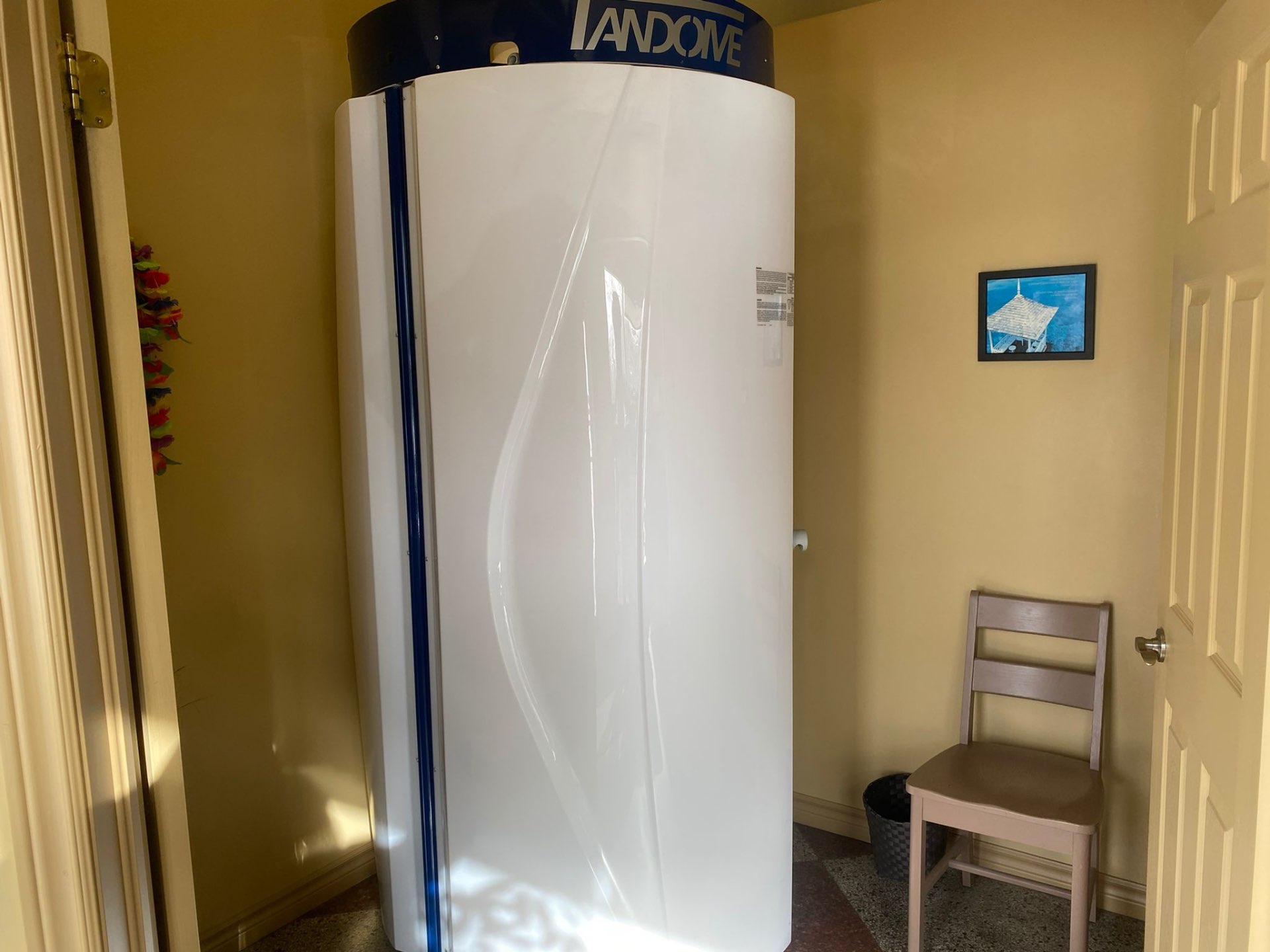 Coastal Rays Tanning Studio | Your 15 Minute Mini Vacation